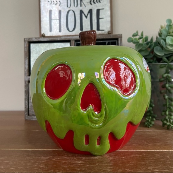 Disney | Holiday | New Disney Villains Snow White Poison Apple Cookie ...